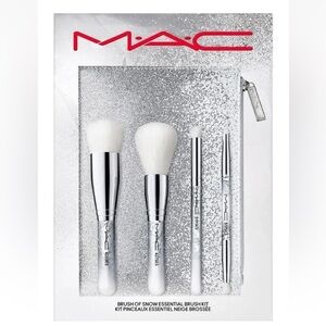 MAC Cosmetics | Makeup | Mac Brush Set Snow Essential 5pc Kit Bag Set 426 427 59 517 Ses Face ...